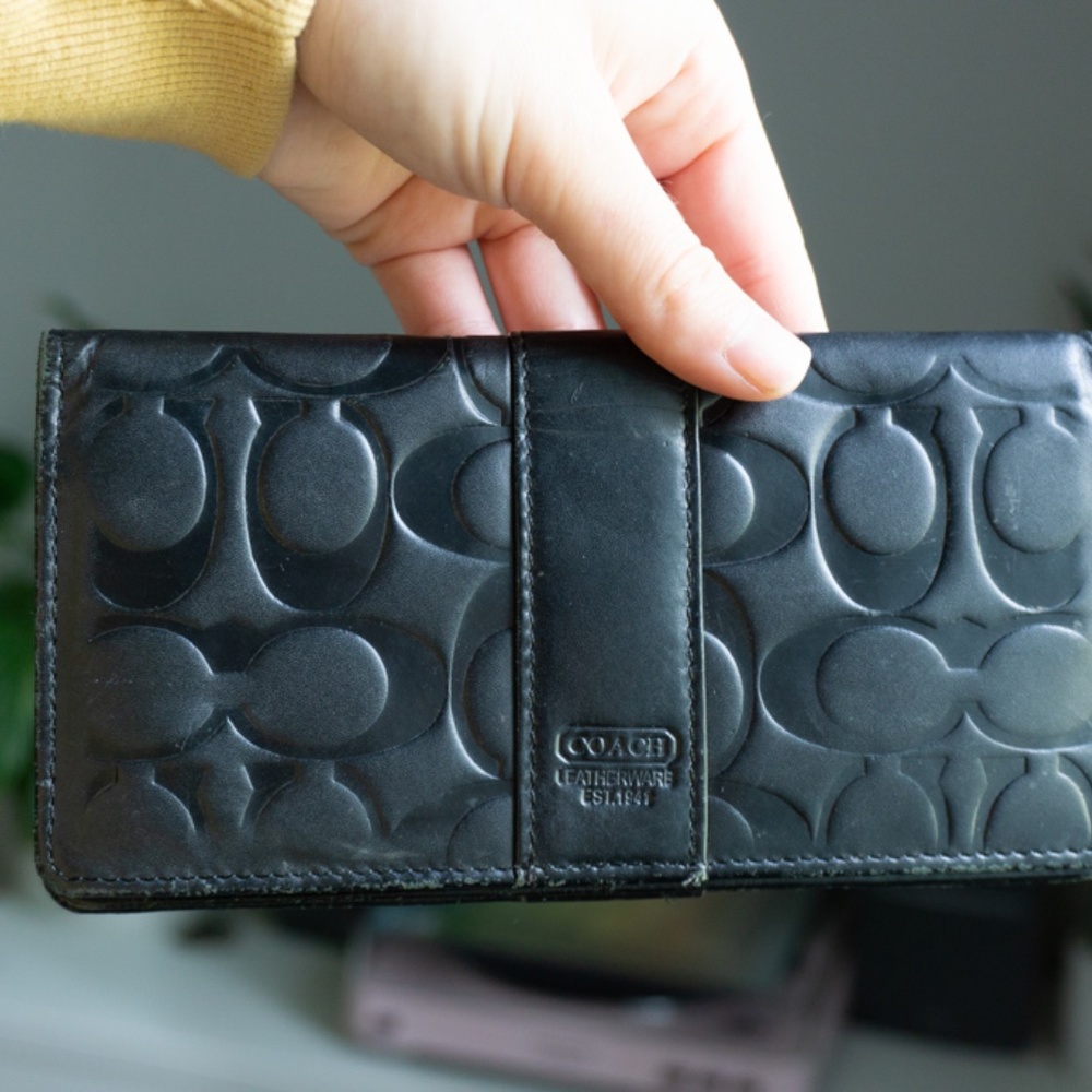 Vintage Embossed Black Leather Coach Bifold Wallet - Gem